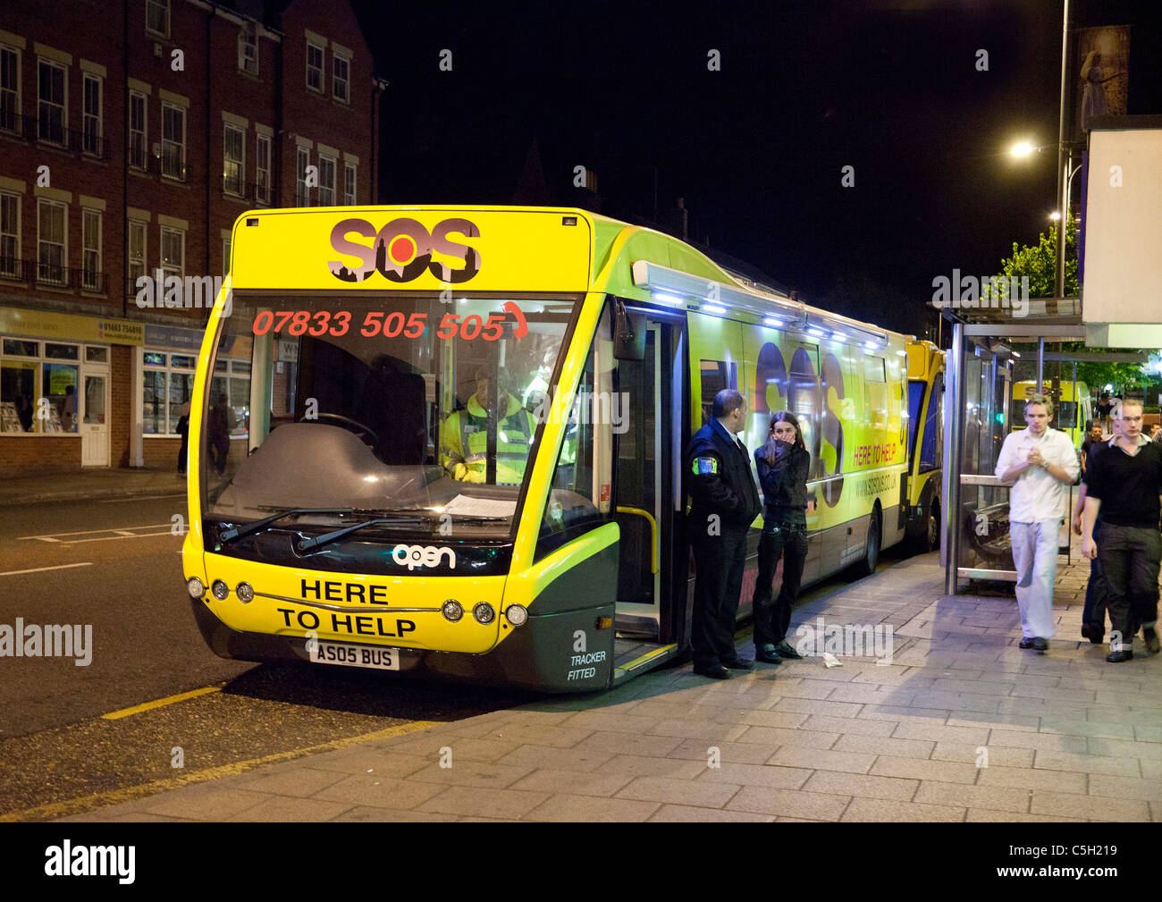 Hilfe bus -Fotos und -Bildmaterial in hoher Auflösung – Alamy