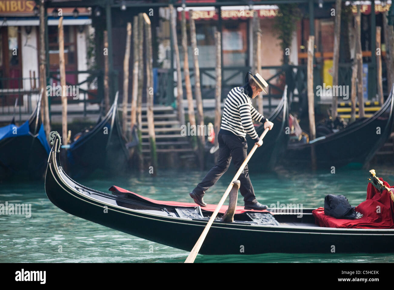 Gondoliere gondoliere gondolieri gondoliere venezia -Fotos und ...