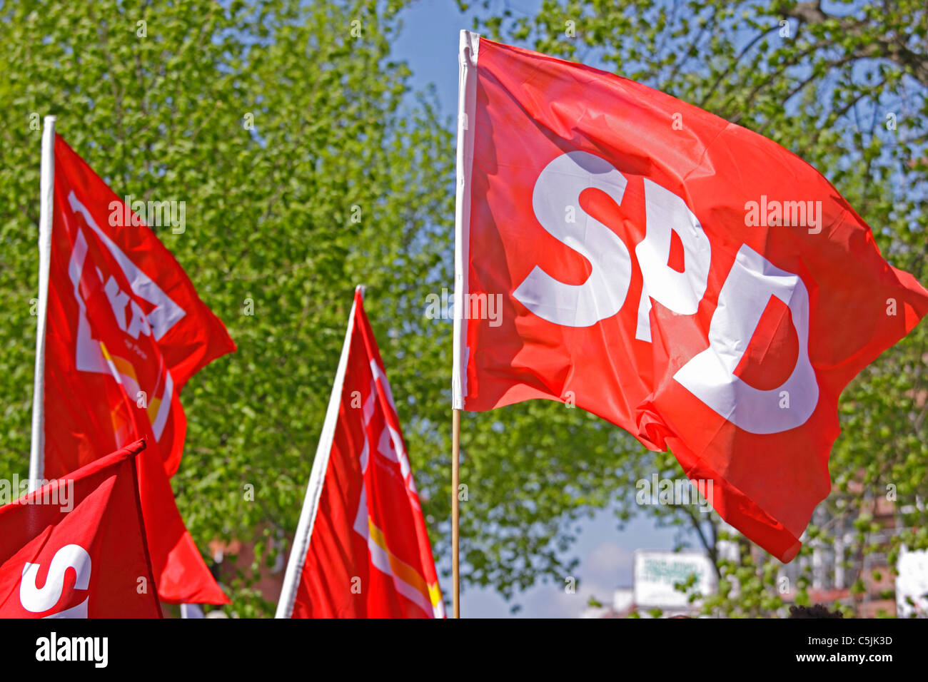 Flaggen der deutschen Sozialdemokratischen Partei (SPD Stockfotografie ...
