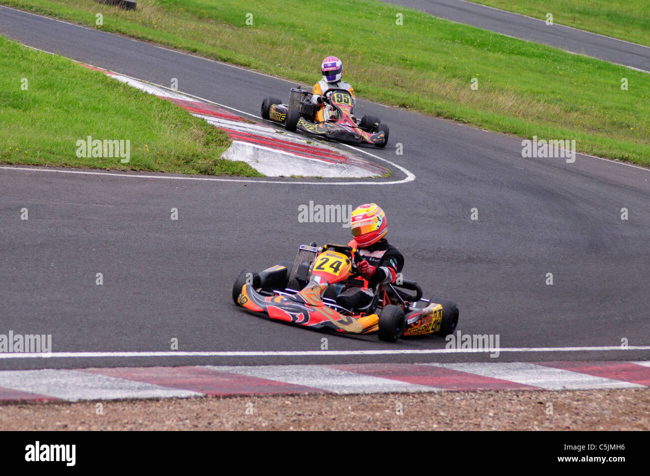 Go kart rennen -Fotos und -Bildmaterial in hoher Auflösung – Alamy