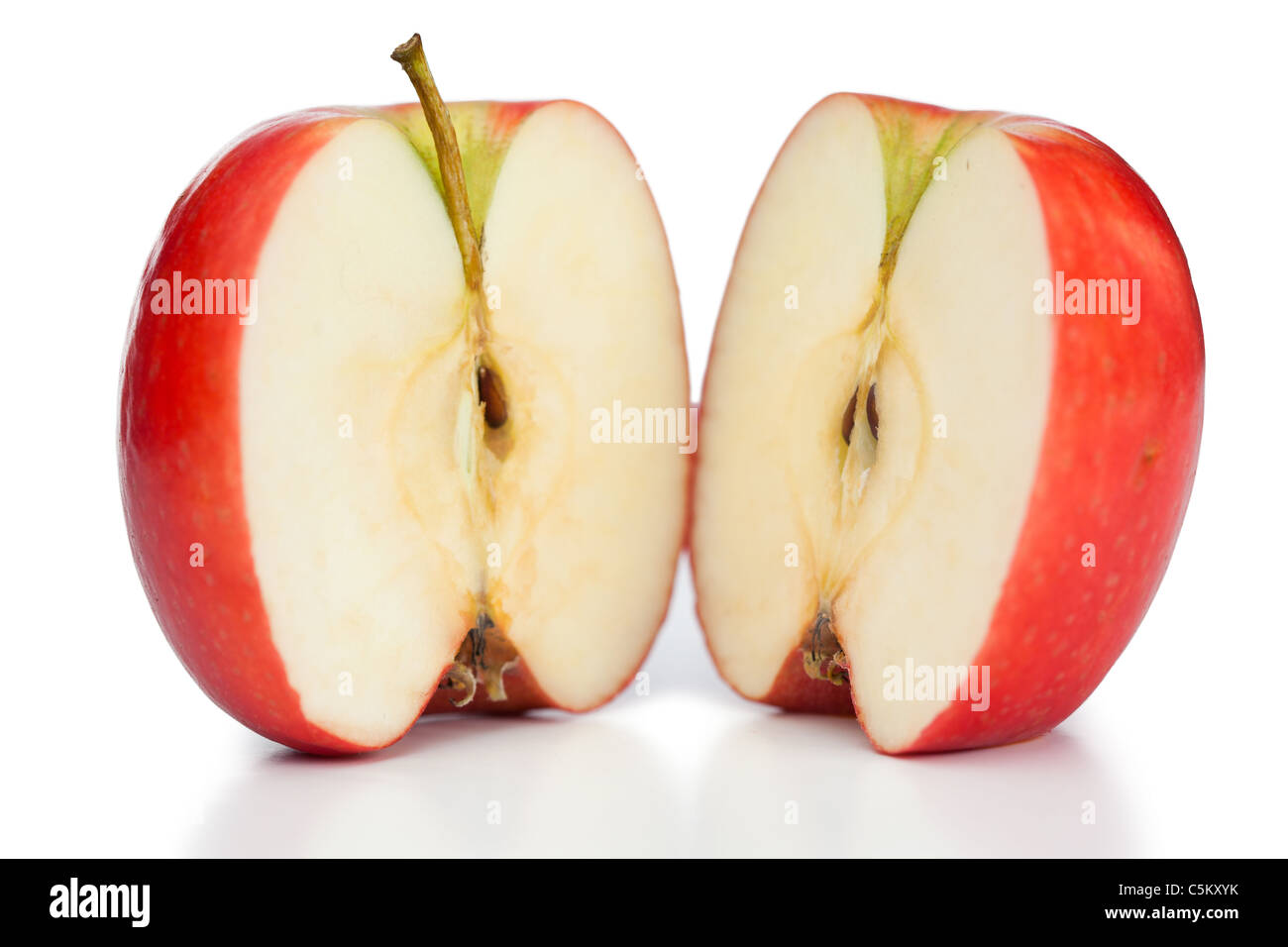 Apfel halbiert -Fotos und -Bildmaterial in hoher Auflösung – Alamy