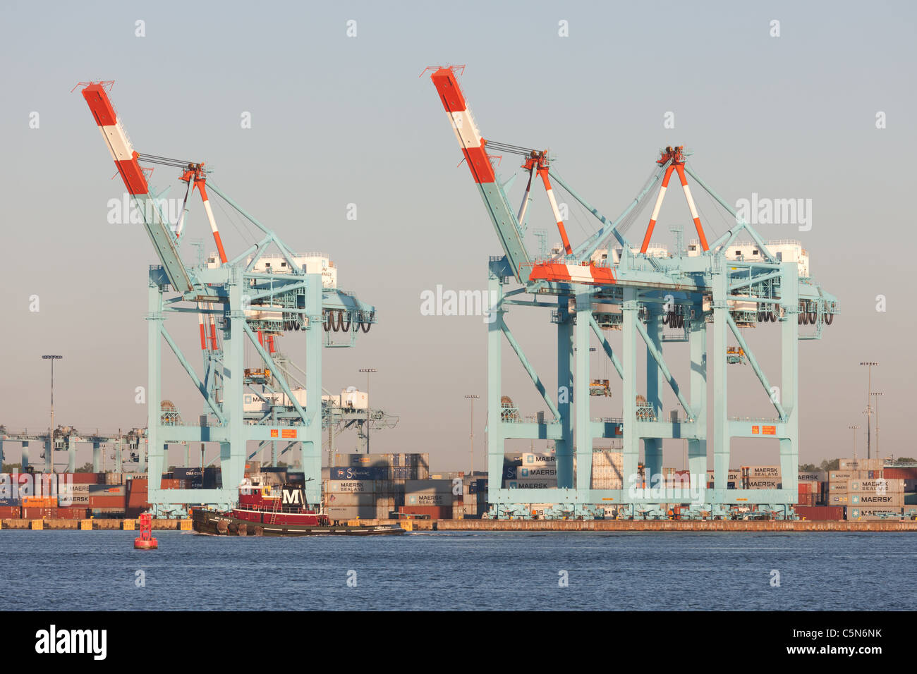 Apm terminals -Fotos und -Bildmaterial in hoher Auflösung – Alamy