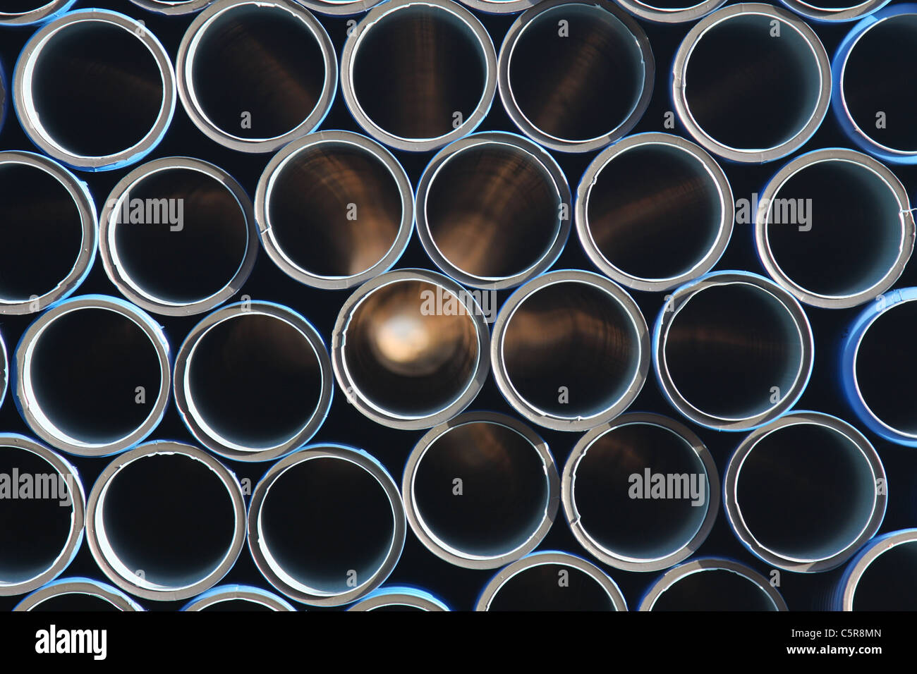 Tubes blue plastic building site -Fotos und -Bildmaterial in hoher ...