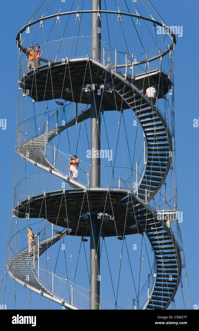 Deutschland, Baden-Württemberg, Stuttgart, Killesbergturm, Touristen ...