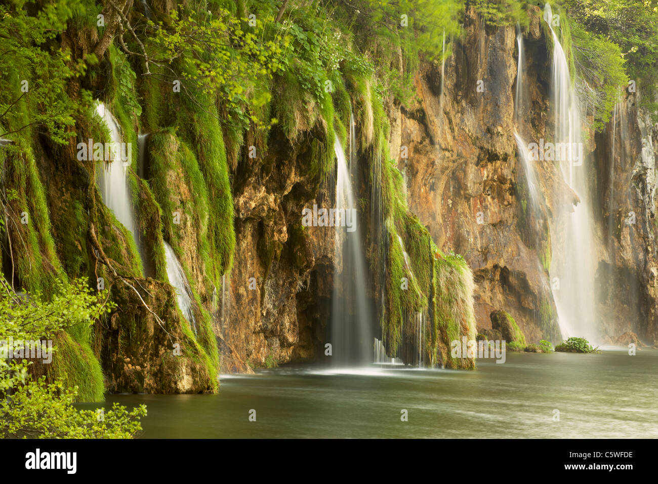 Gradinsko Wasserfall oder Ohrfeige von Plitvicka Jezera oder Nationalpark Plitvicer Seen in ...