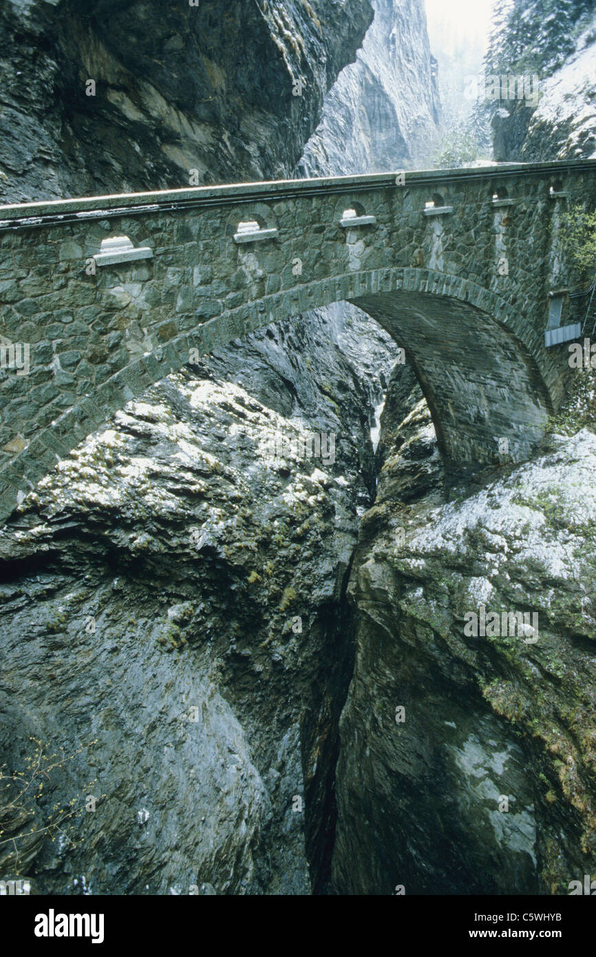 Via mala brücke -Fotos und -Bildmaterial in hoher Auflösung – Alamy