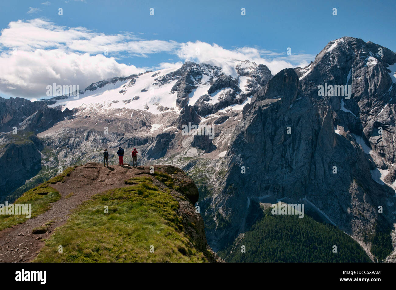 Vor dem marmolada gletscher -Fotos und -Bildmaterial in hoher Auflösung ...