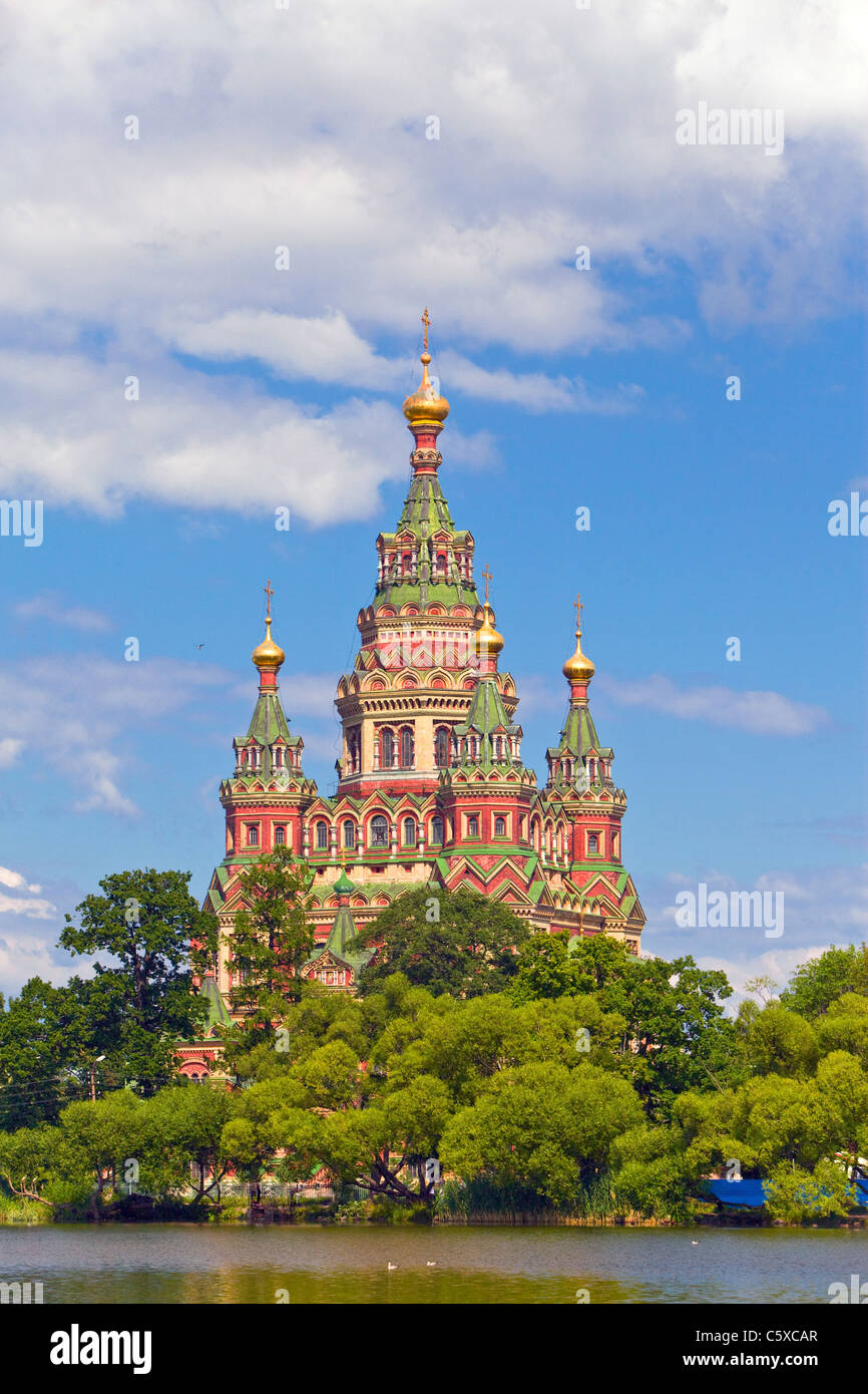 Russland, Peterhof und die Kirche St. Peter und Paul Kirche Stockfotografie - Alamy