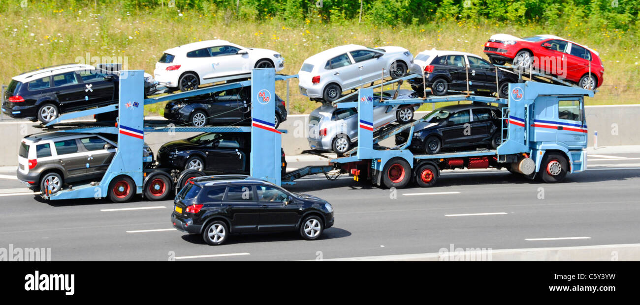 Seitenansicht der Autotransporter supply chain LKW LKW-Transport ...