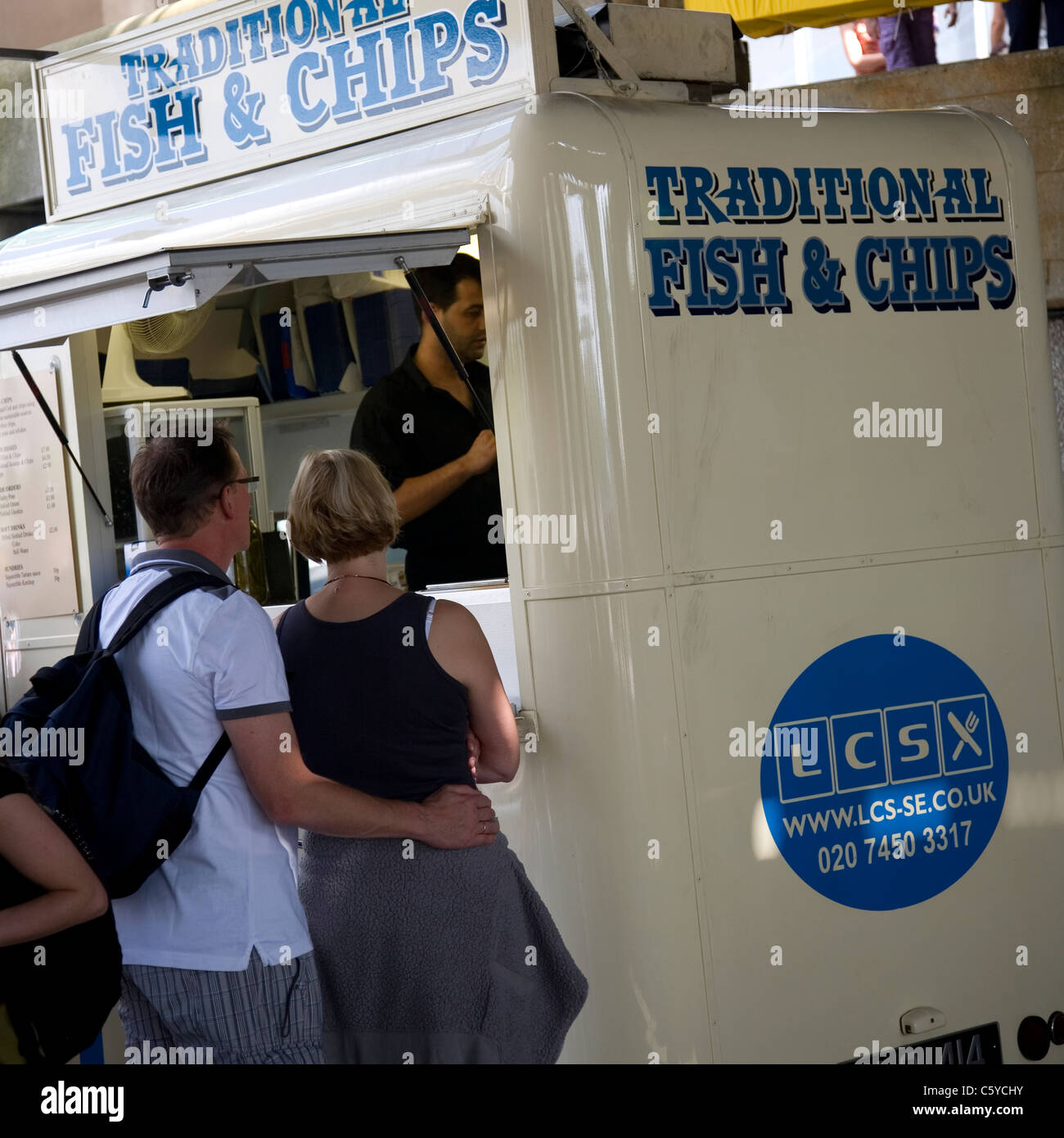 Fisch essen kiosk -Fotos und -Bildmaterial in hoher Auflösung – Alamy