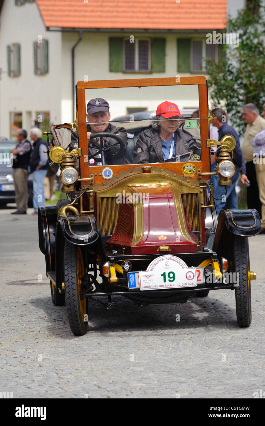 Oldtimer-Rallye in Deutschland mindestens 80 Jahre alten Oldtimer mit ...