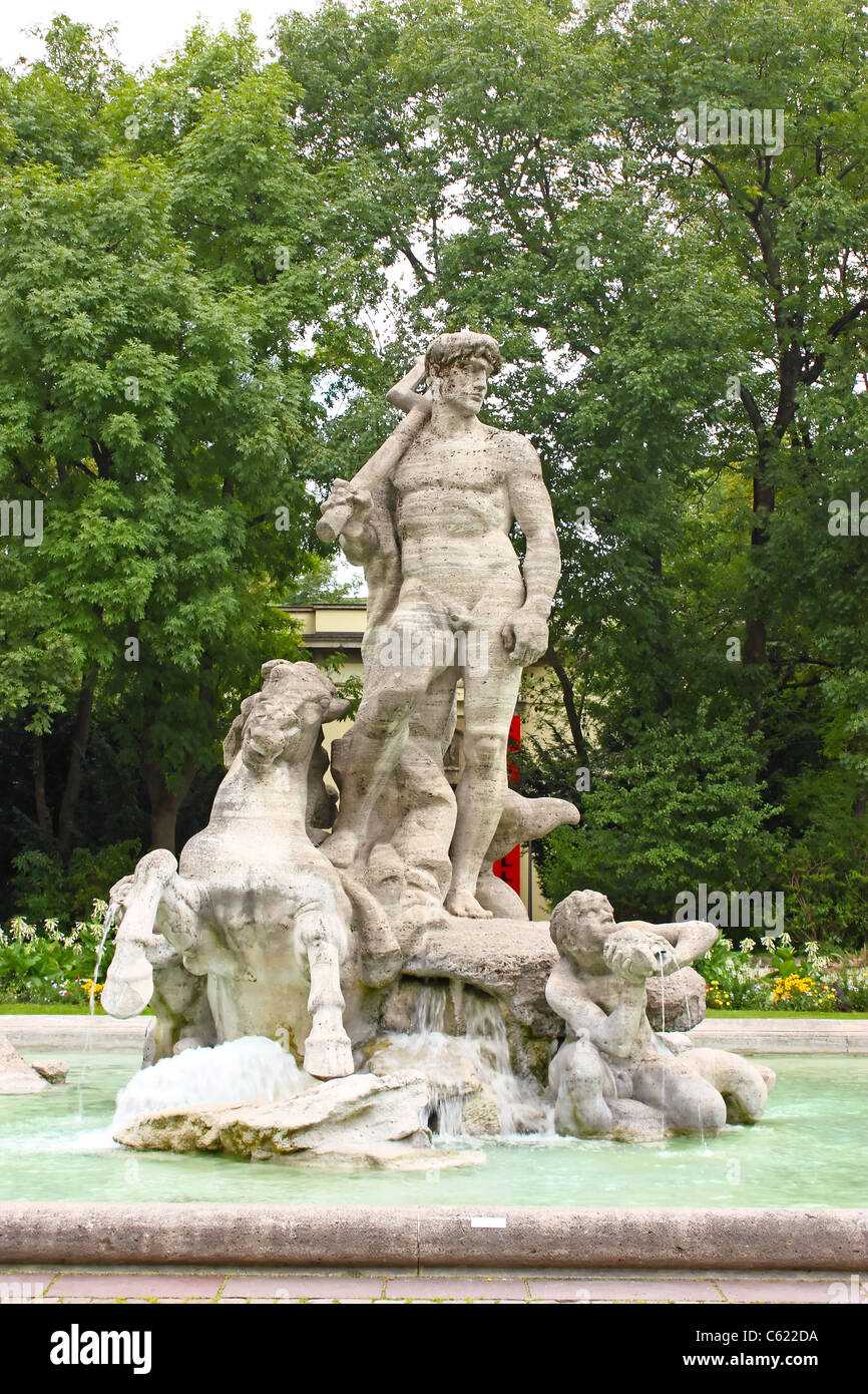 Neptun sculpture -Fotos und -Bildmaterial in hoher Auflösung – Alamy