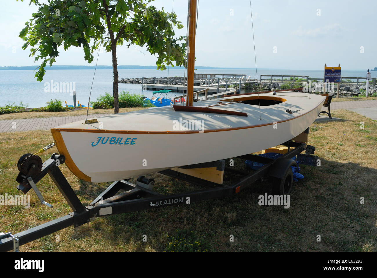 Restaurierte Comet Tag Seemann Vintage Holz Segelboot Stockfotografie ...