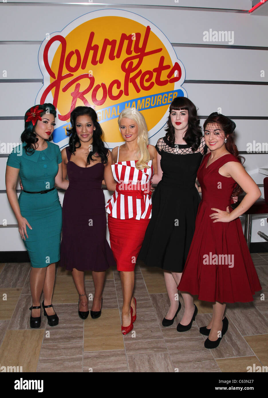 Holly Madison, Bettie Page Modelle bei einem öffentlichen Auftritt für ...