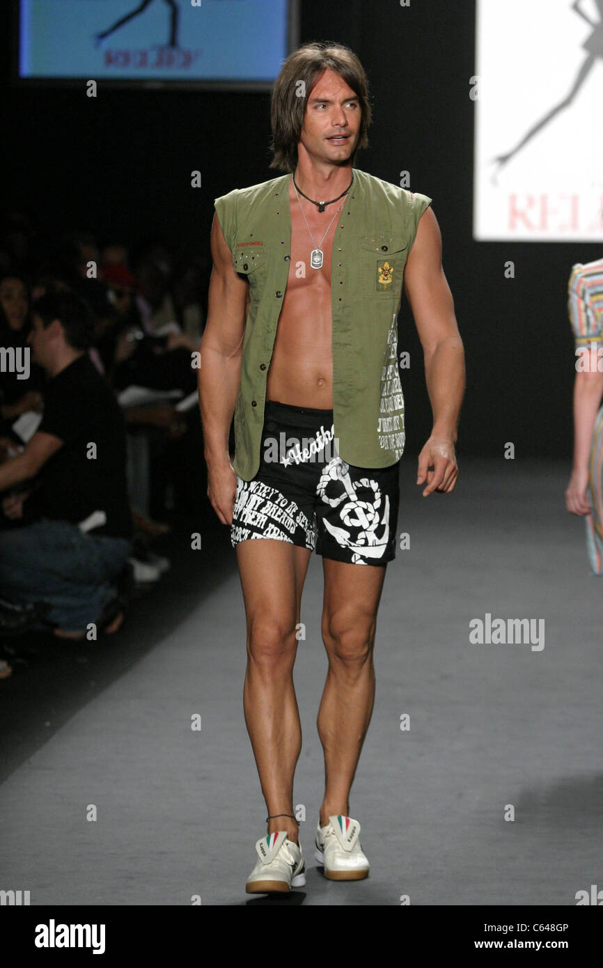 Marcus Schenkenberg in Fashion für Erleichterung, Bryant Park, New York ...