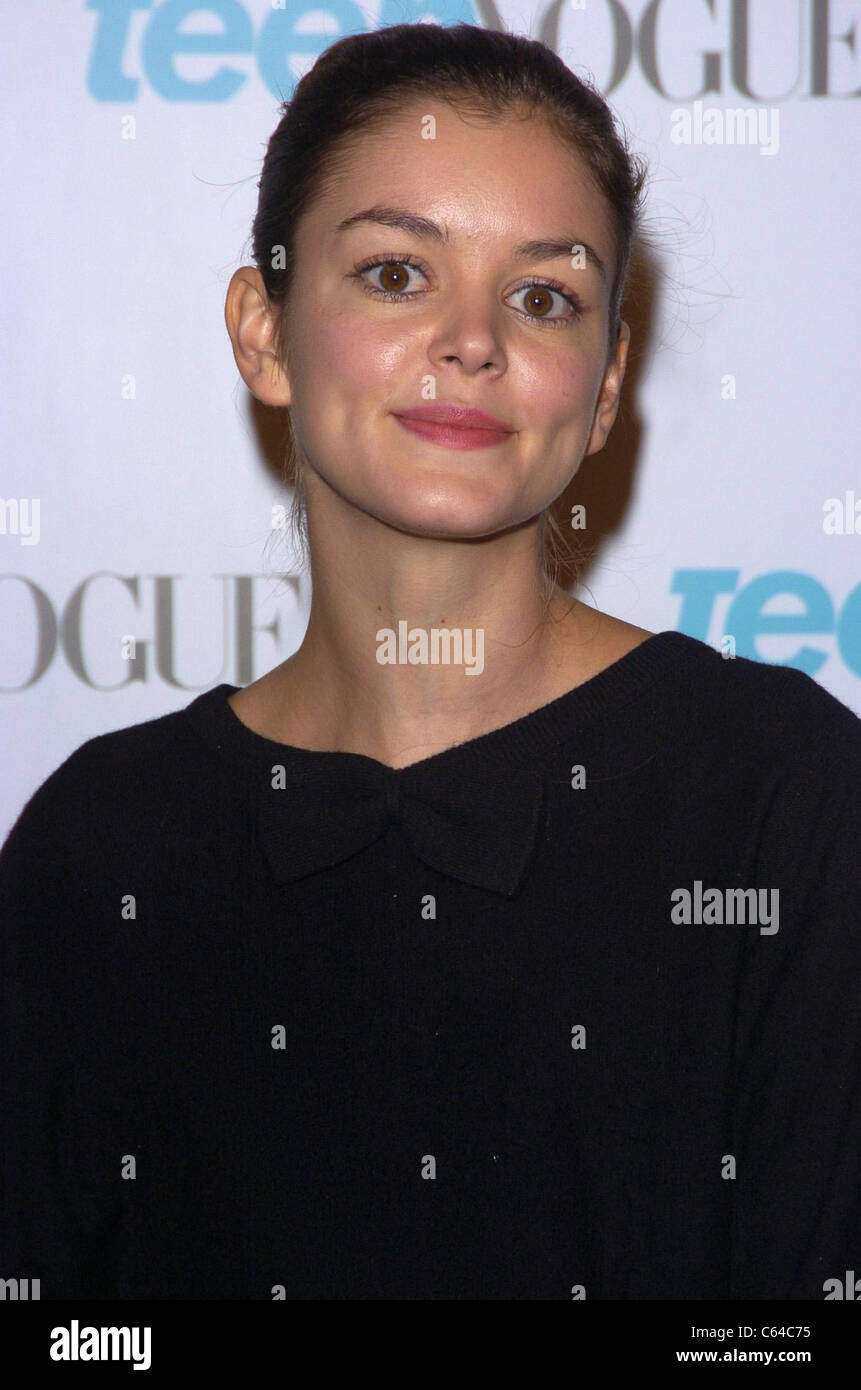 Nora Zehetner im Ankunftsbereich für TEEN VOGUE Young Hollywood Thema ...