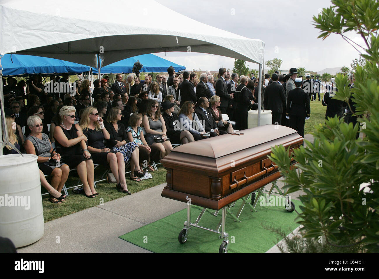 Tony Curtis Jill Vandenberg Curtis Stockfotos und -bilder Kaufen - Alamy