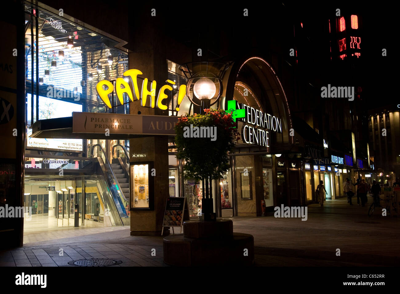 Geneva city and shopping -Fotos und -Bildmaterial in hoher Auflösung ...