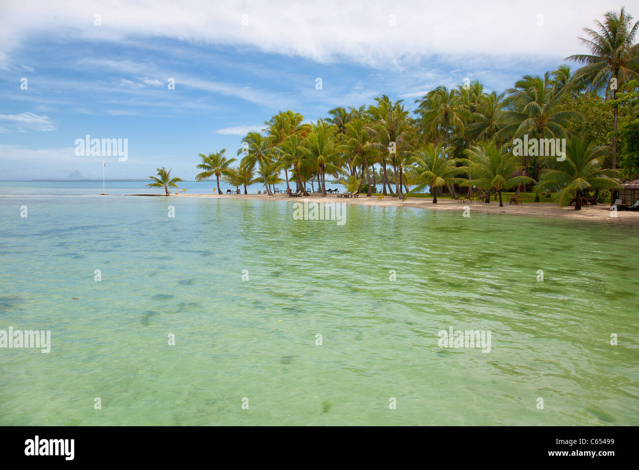 Strand palmen meer brücke -Fotos und -Bildmaterial in hoher Auflösung ...