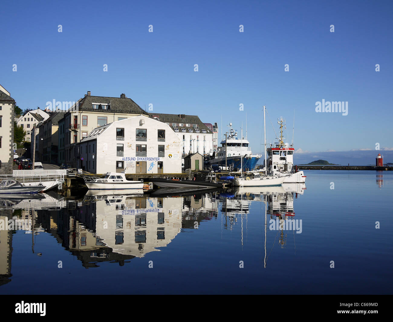Alesund hafen -Fotos und -Bildmaterial in hoher Auflösung - Seite 2 - Alamy