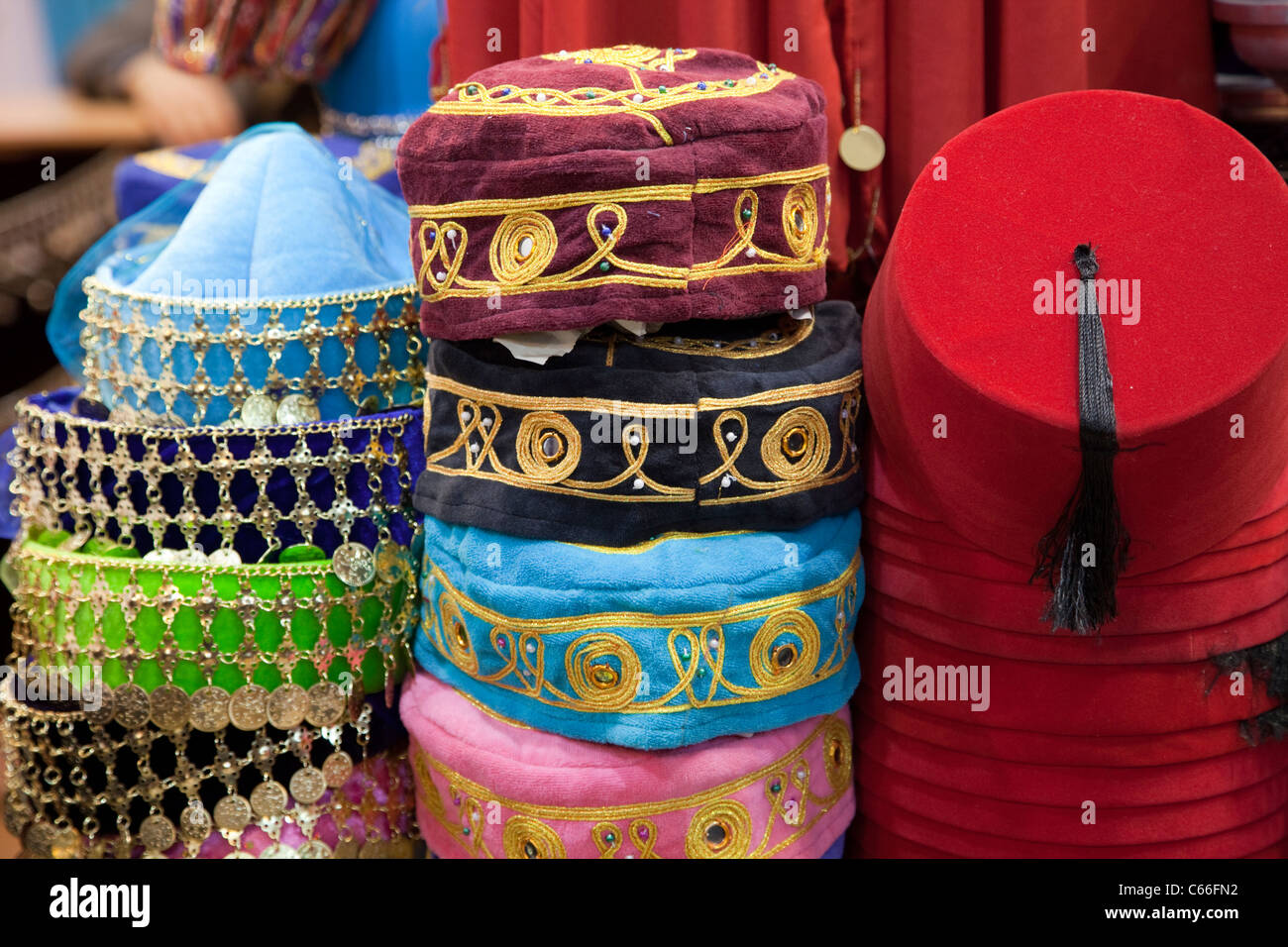 Türkischer hut -Fotos und -Bildmaterial in hoher Auflösung – Alamy