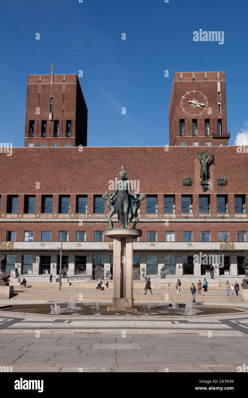 Oslo rathaus norwegisch -Fotos und -Bildmaterial in hoher Auflösung – Alamy