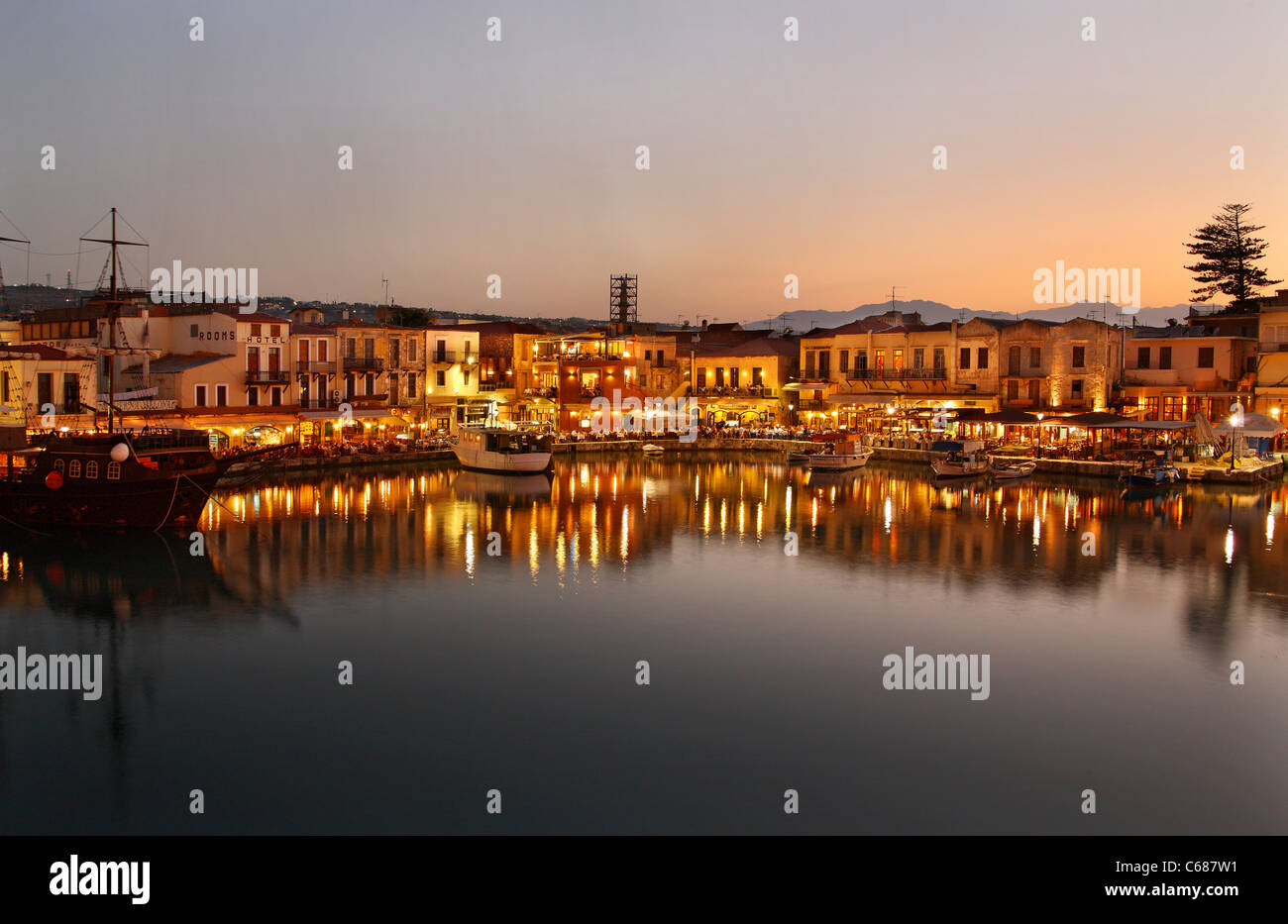 Rethymno night greece crete -Fotos und -Bildmaterial in hoher Auflösung ...