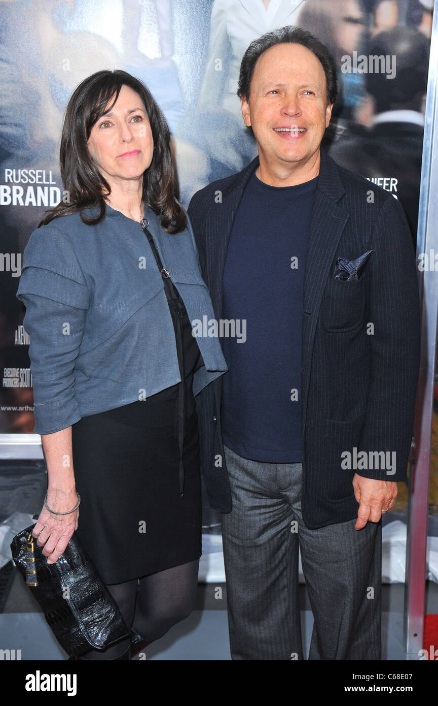Billy Crystal With Wife Janice Stockfotos und -bilder Kaufen - Alamy