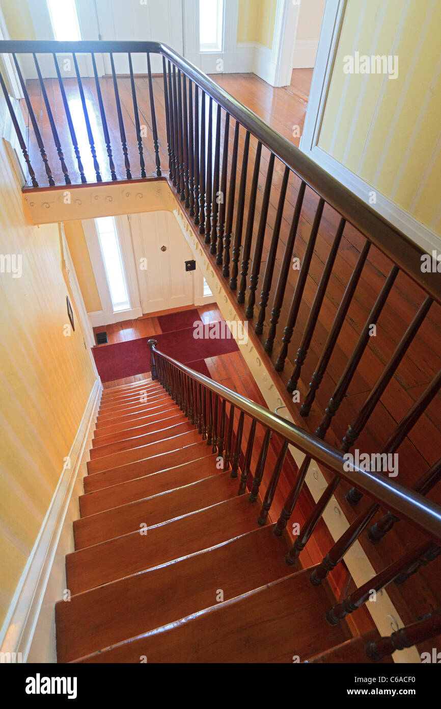 Treppe, die vom zweiten Stock im Orman House, eine historische ...