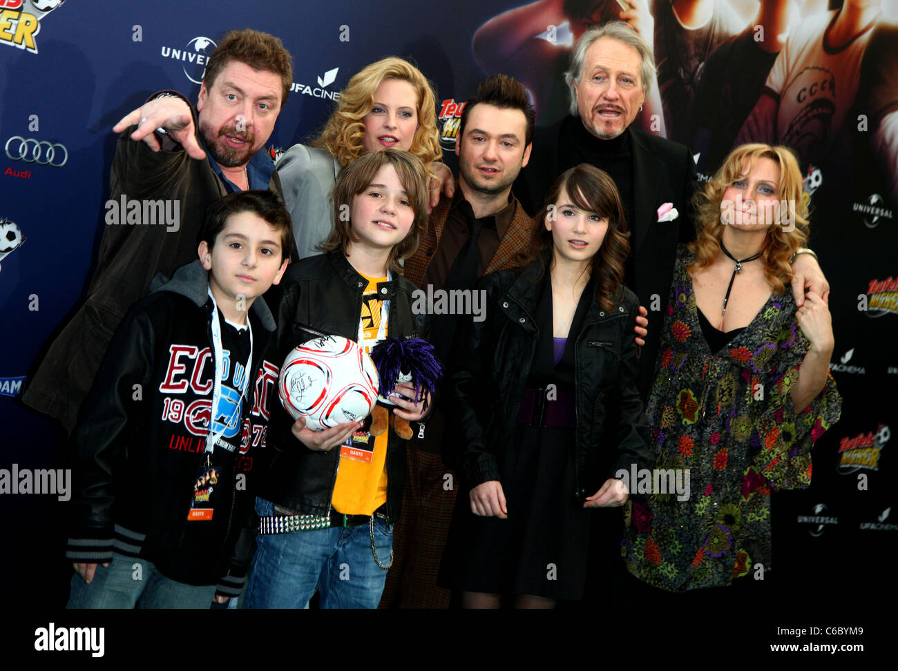 Reiner schoene bei der uraufführung von -Fotos und -Bildmaterial in ...