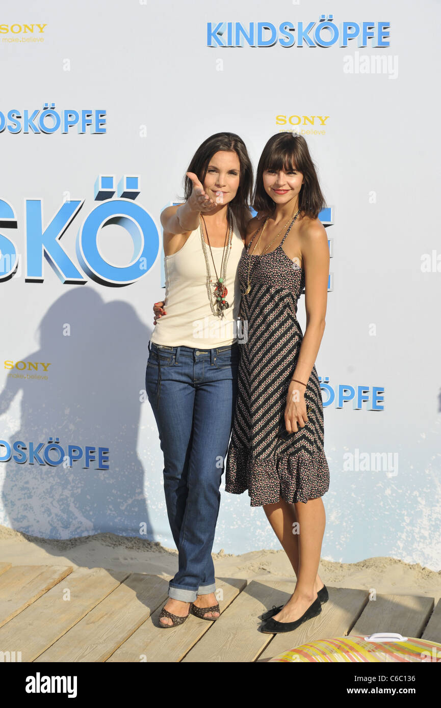 Nadine Warmuth und Susan Hoecke bei der Deutschlandpremiere von "Grown ...