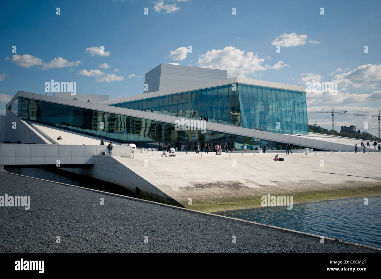 Oslo opera house snow -Fotos und -Bildmaterial in hoher Auflösung – Alamy