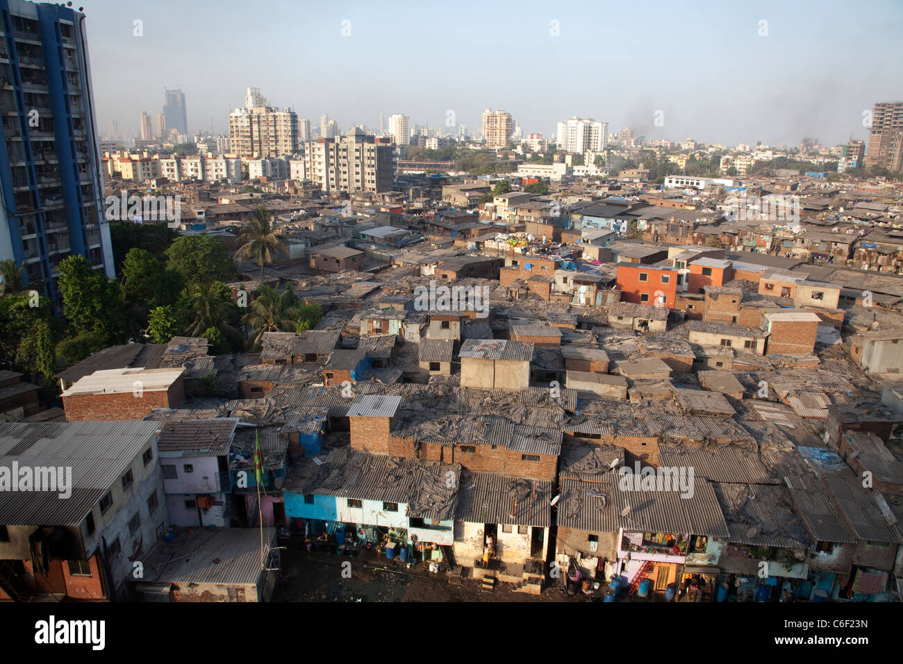Mumbai slums -Fotos und -Bildmaterial in hoher Auflösung – Alamy