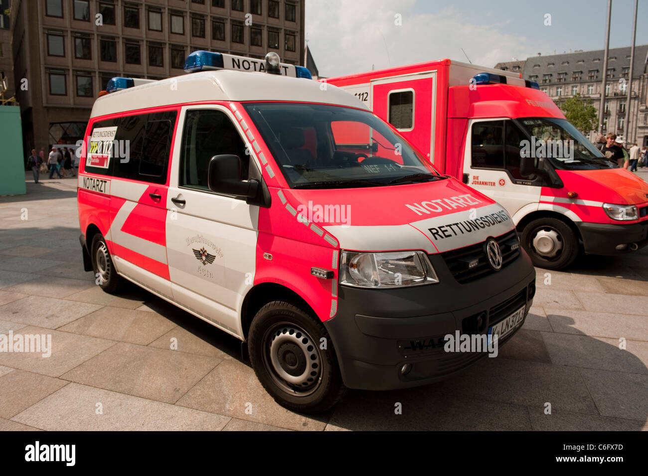 Germany ambulance -Fotos und -Bildmaterial in hoher Auflösung - Seite 3 ...