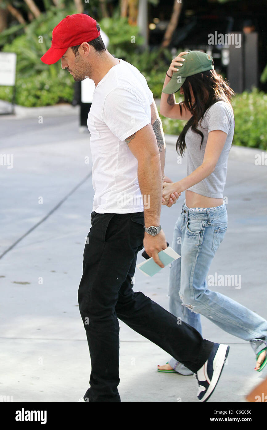 Megan fox freund -Fotos und -Bildmaterial in hoher Auflösung – Alamy