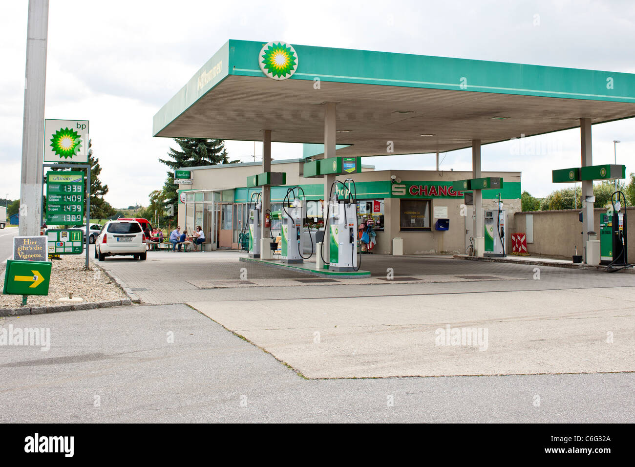 Bp filling station -Fotos und -Bildmaterial in hoher Auflösung – Alamy