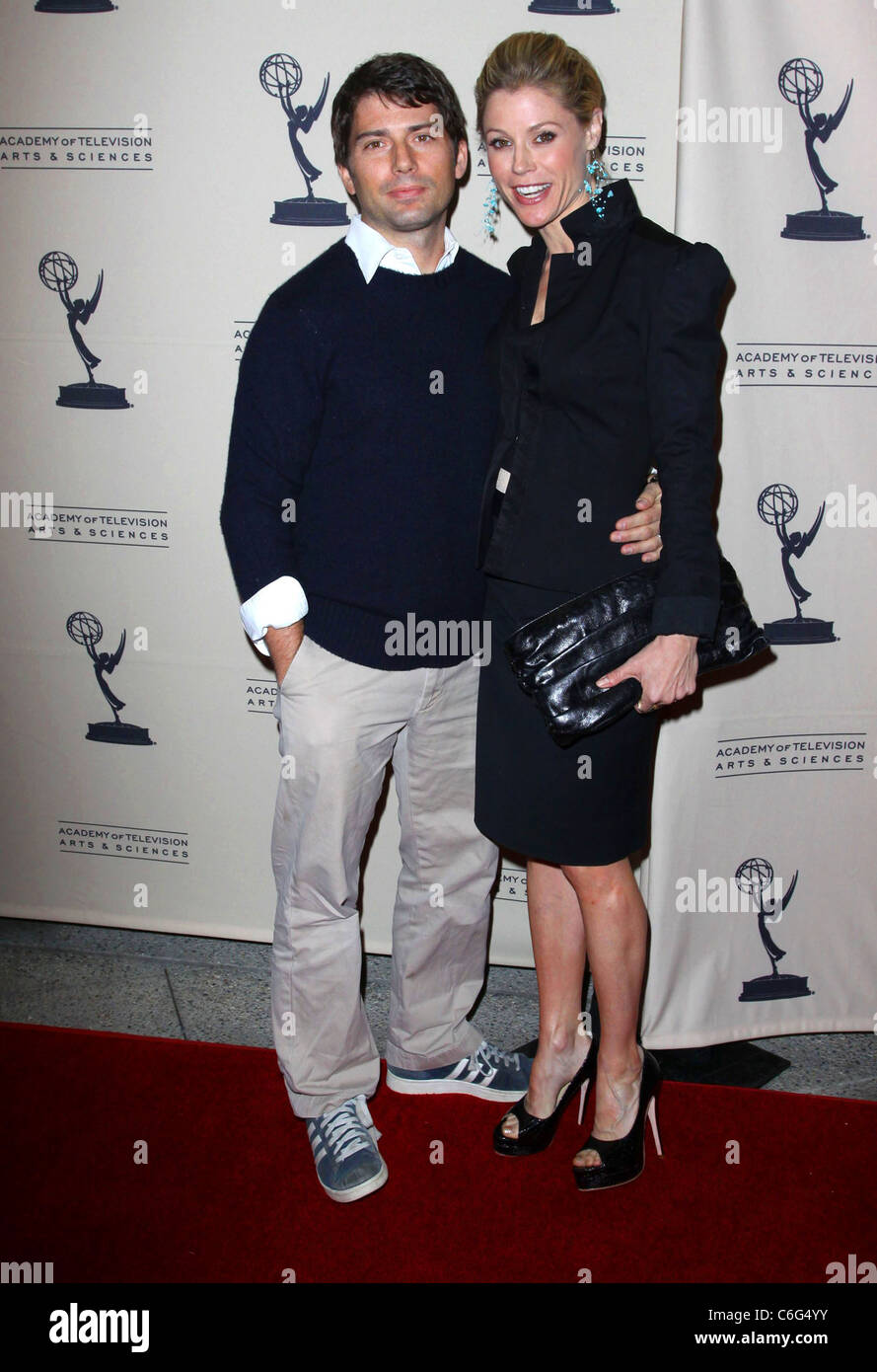 Julie Bowen und Ehemann Scott Phillips hielt ein Abend mit Â €œModern ...