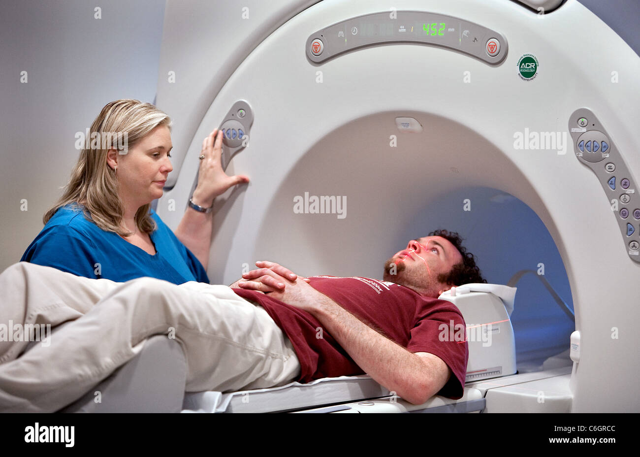 Mri machine -Fotos und -Bildmaterial in hoher Auflösung – Alamy