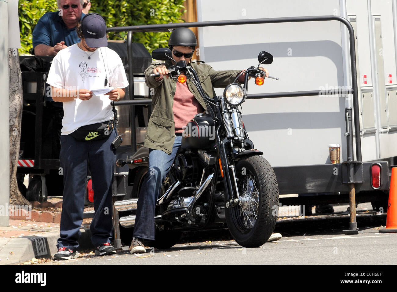 Adrian Grenier Darsteller am Set von "Entourage" Dreharbeiten an ...