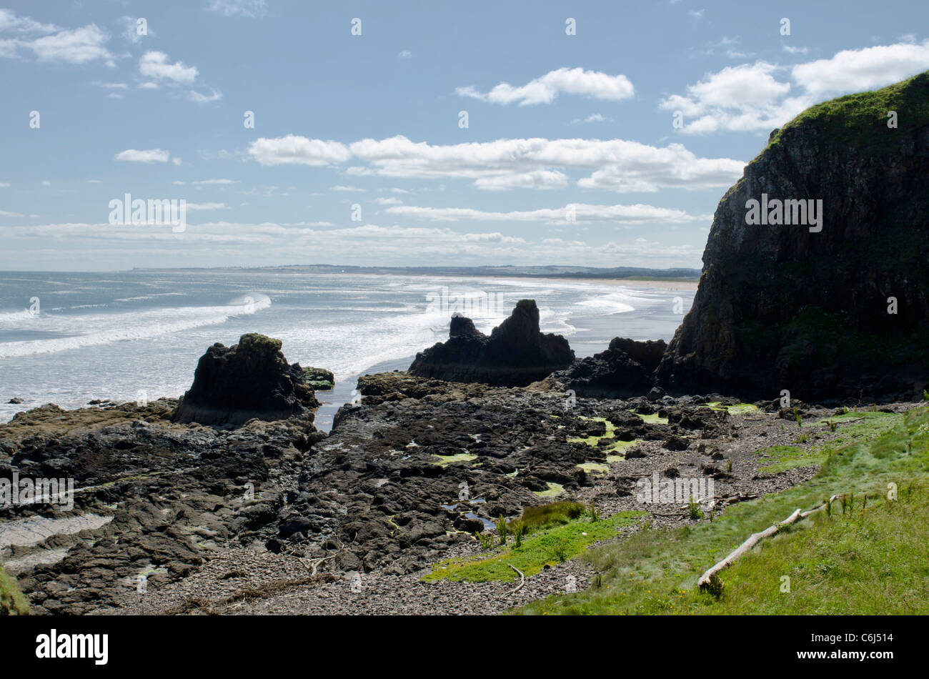 Strand felsen strand -Fotos und -Bildmaterial in hoher Auflösung – Alamy