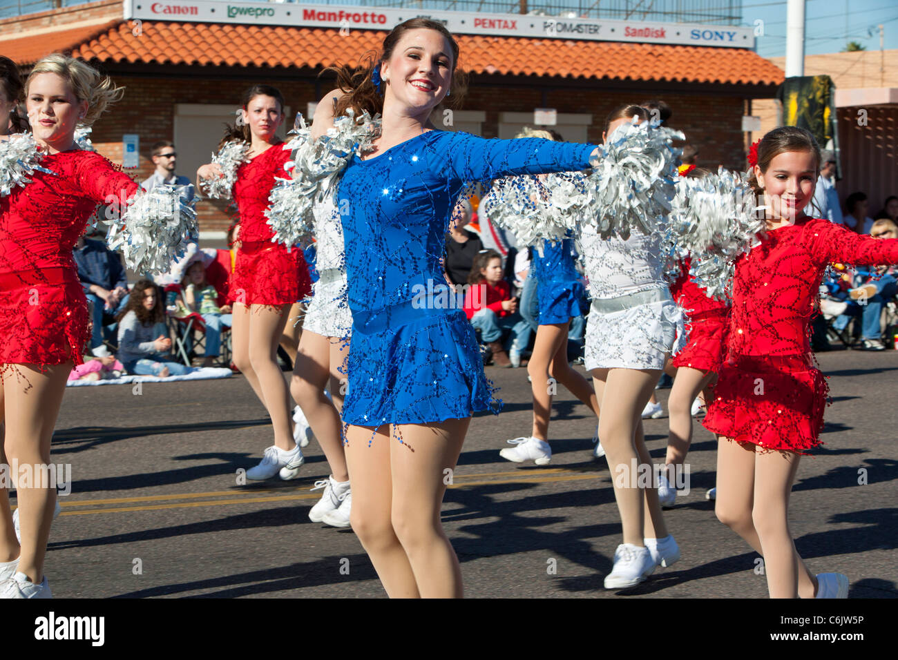 Carnival majorette -Fotos und -Bildmaterial in hoher Auflösung – Alamy