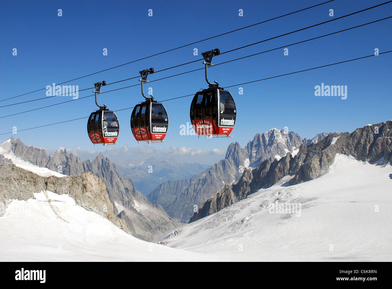 Seilbahnen auf aiguille du midi -Fotos und -Bildmaterial in hoher Auflösung – Alamy