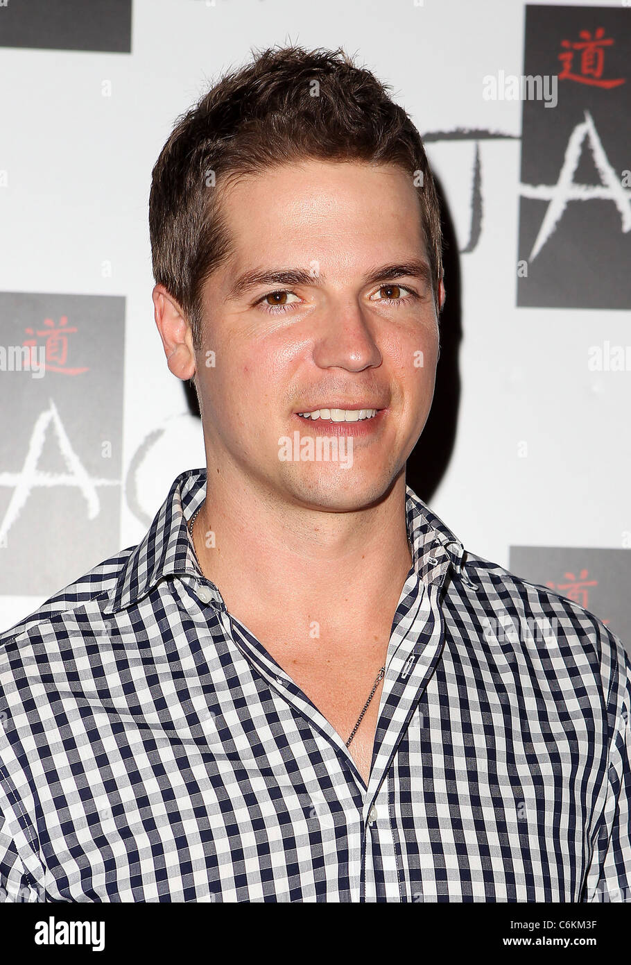 Jason Kennedy hostet "Party mit A Zweck" für Großzügigkeit Wasser im ...