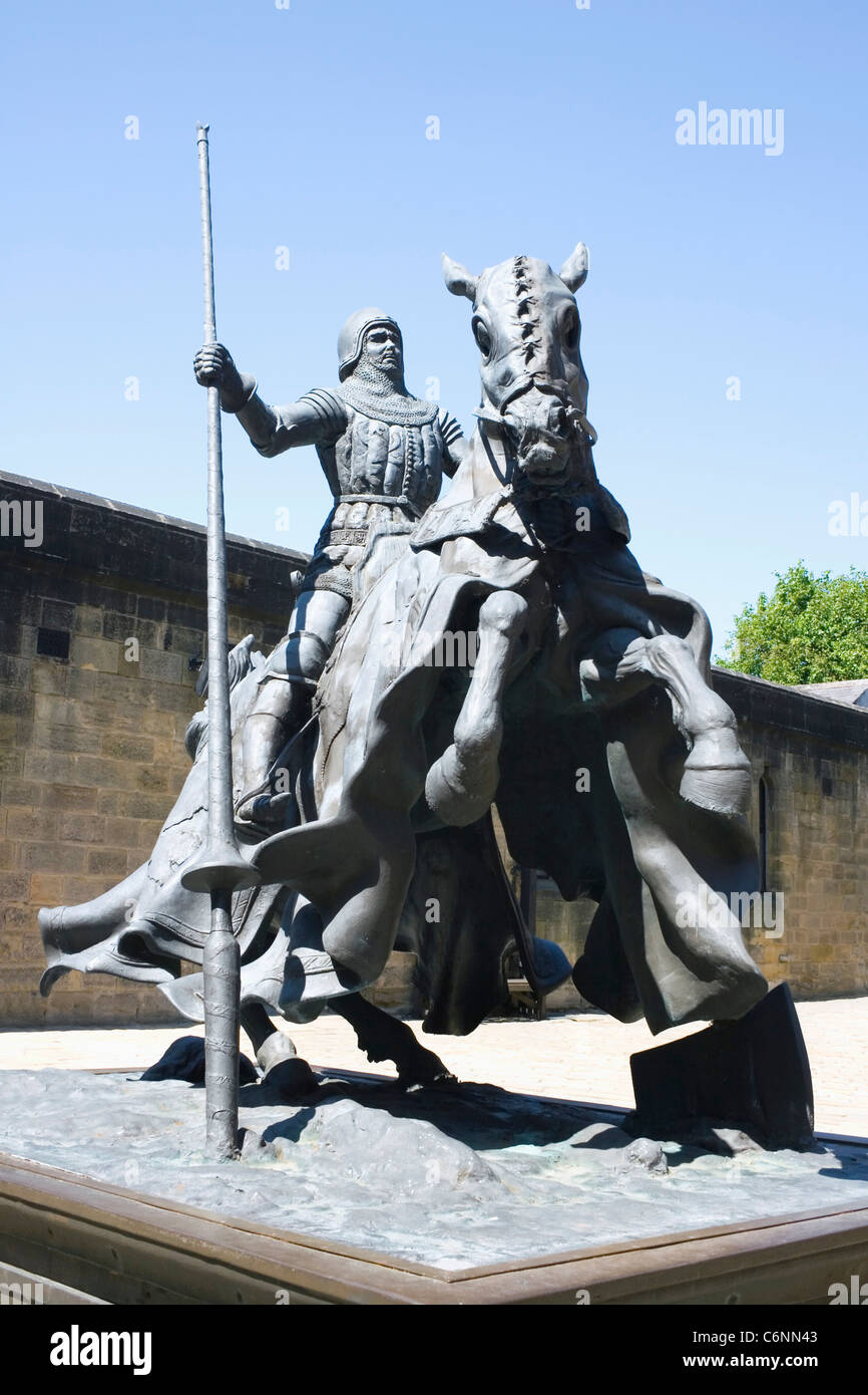 Statue von Harry Hotspur an Alnwick Castle, Alnwick, Northumberland ...