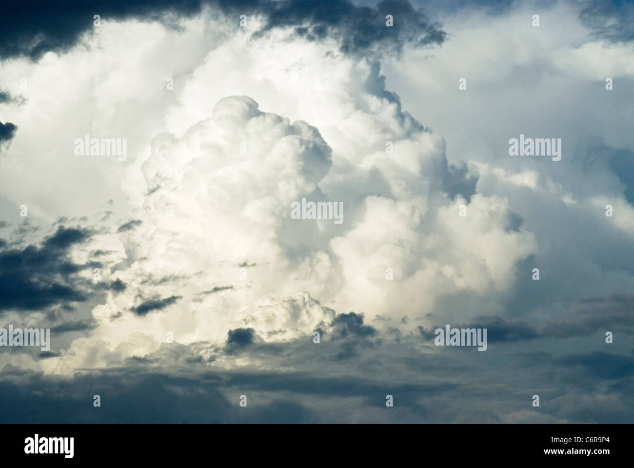 Cumulus cumulonimbus wolken wolken -Fotos und -Bildmaterial in hoher ...