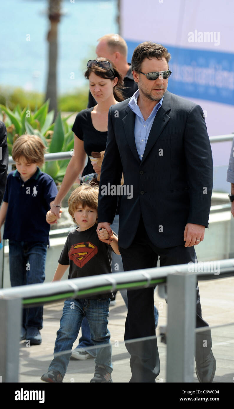 Russell crowe und sein sohn tennyson -Fotos und -Bildmaterial in hoher ...