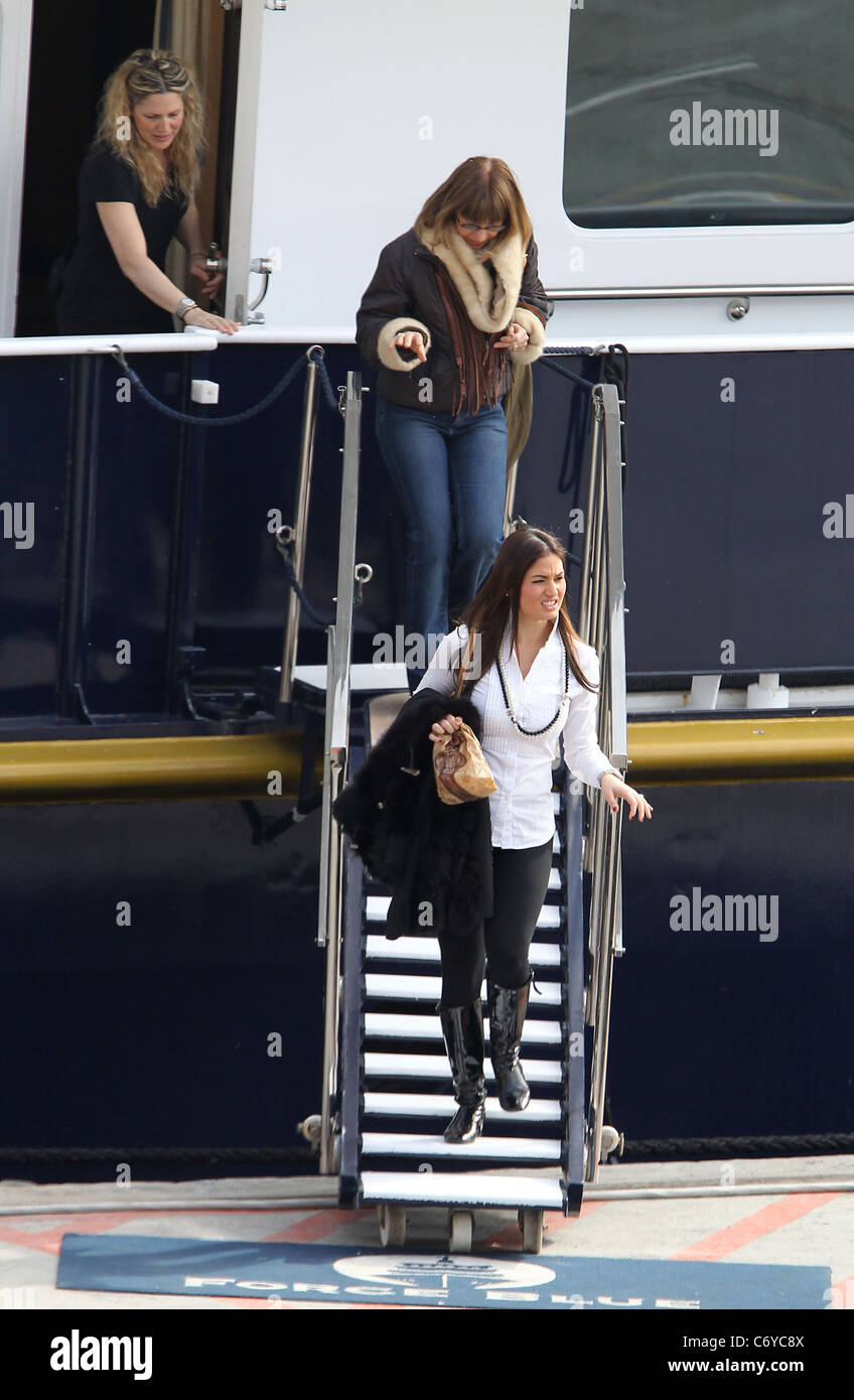 Die Schwester von Elisabetta Briatore verlassen des Bootes. Flavio ...