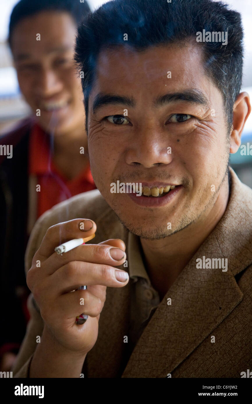 Chinesische zigaretten -Fotos und -Bildmaterial in hoher Auflösung – Alamy