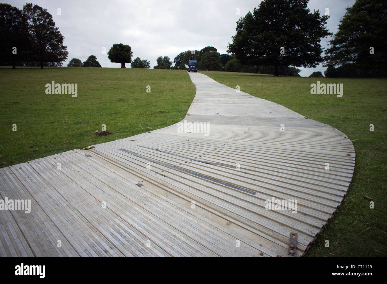 Metal road -Fotos und -Bildmaterial in hoher Auflösung – Alamy