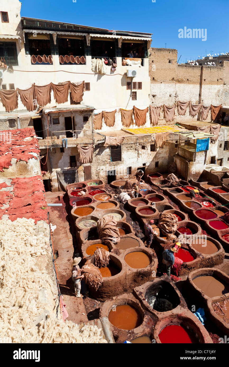 Chouwara traditionelle Leder Gerberei in alten Fes, Bottiche für Gerben ...